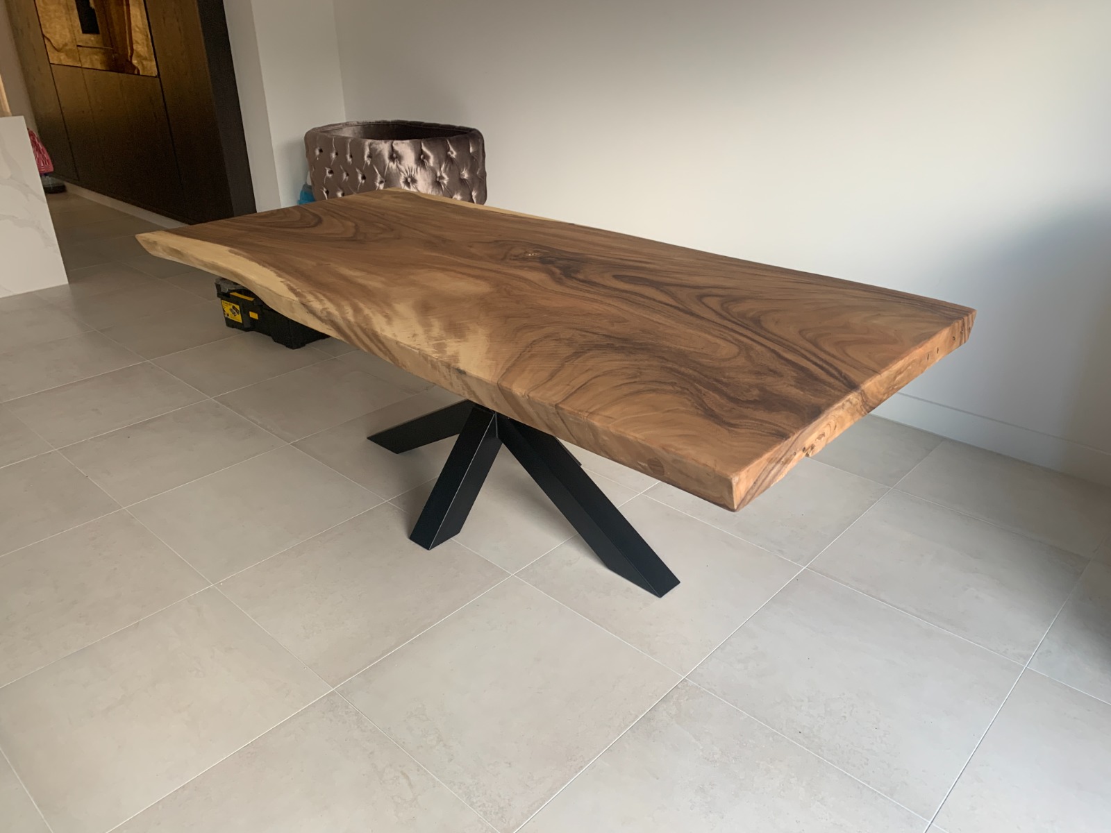 Suar boomstamtafel - prachtige tafels voor de beste prijs!